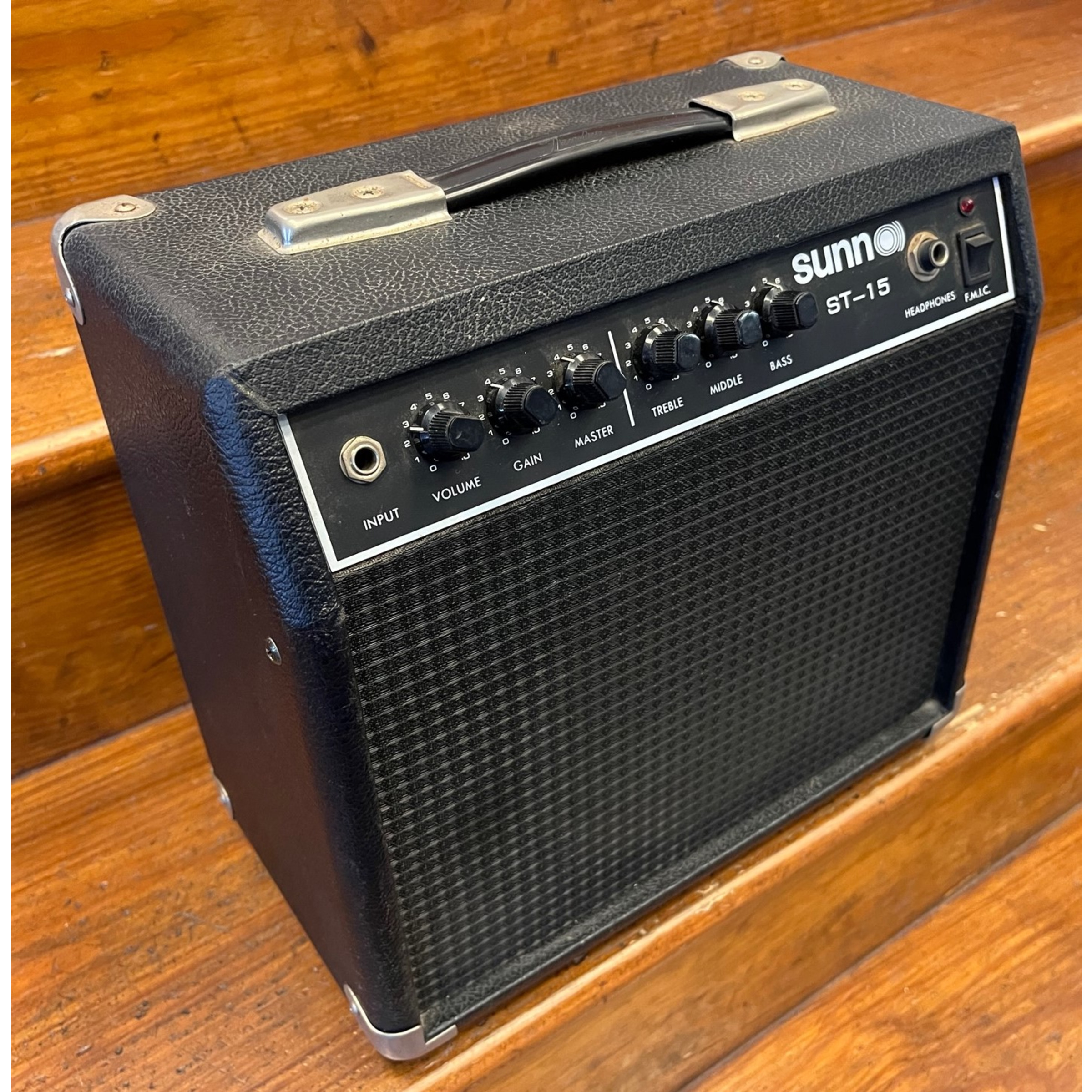 SECONDHAND Sunn ST-15 Watt Guitar Amplifier - GigGear